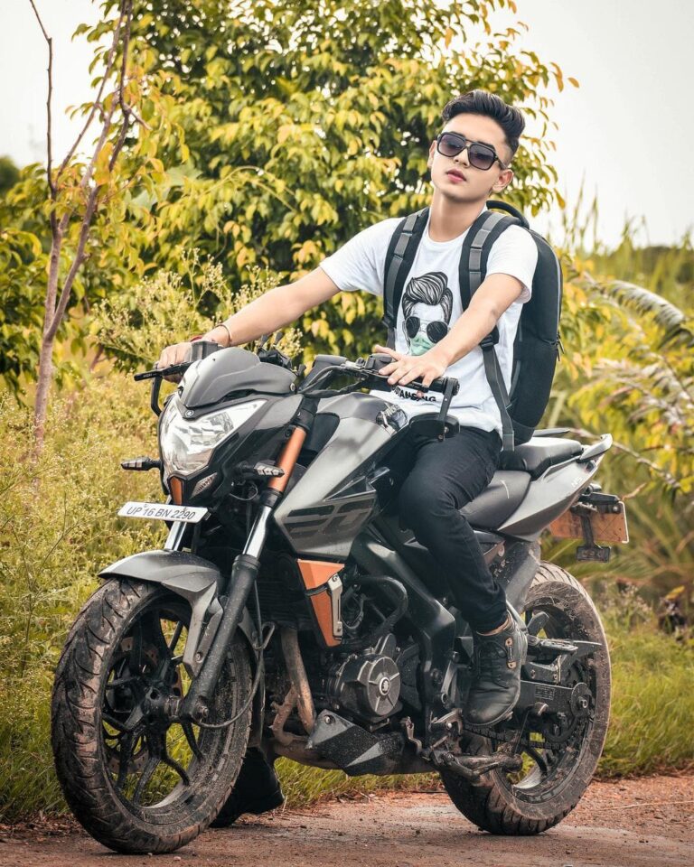 Hardik Bisht (Instagram Star) Age, Family, Girlfriend, Biography